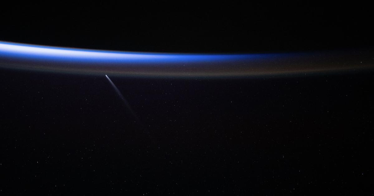 Comet Last Seen by Neanderthals Shines in Night Sky