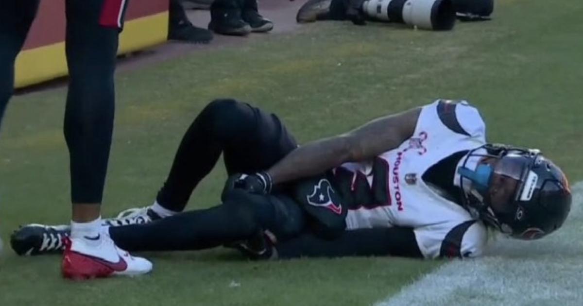Texans Tank Dell Suffers Gruesome Knee Injury in Matchup Against Chiefs